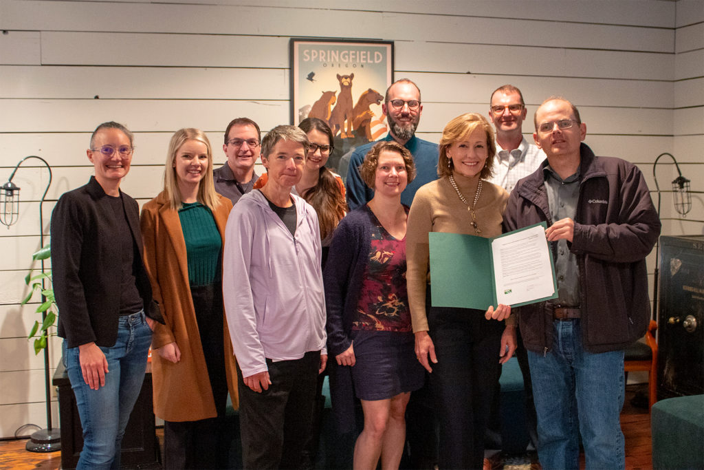 Springfield Mayor Officially Declares ‘Support Your Local Chamber of ...